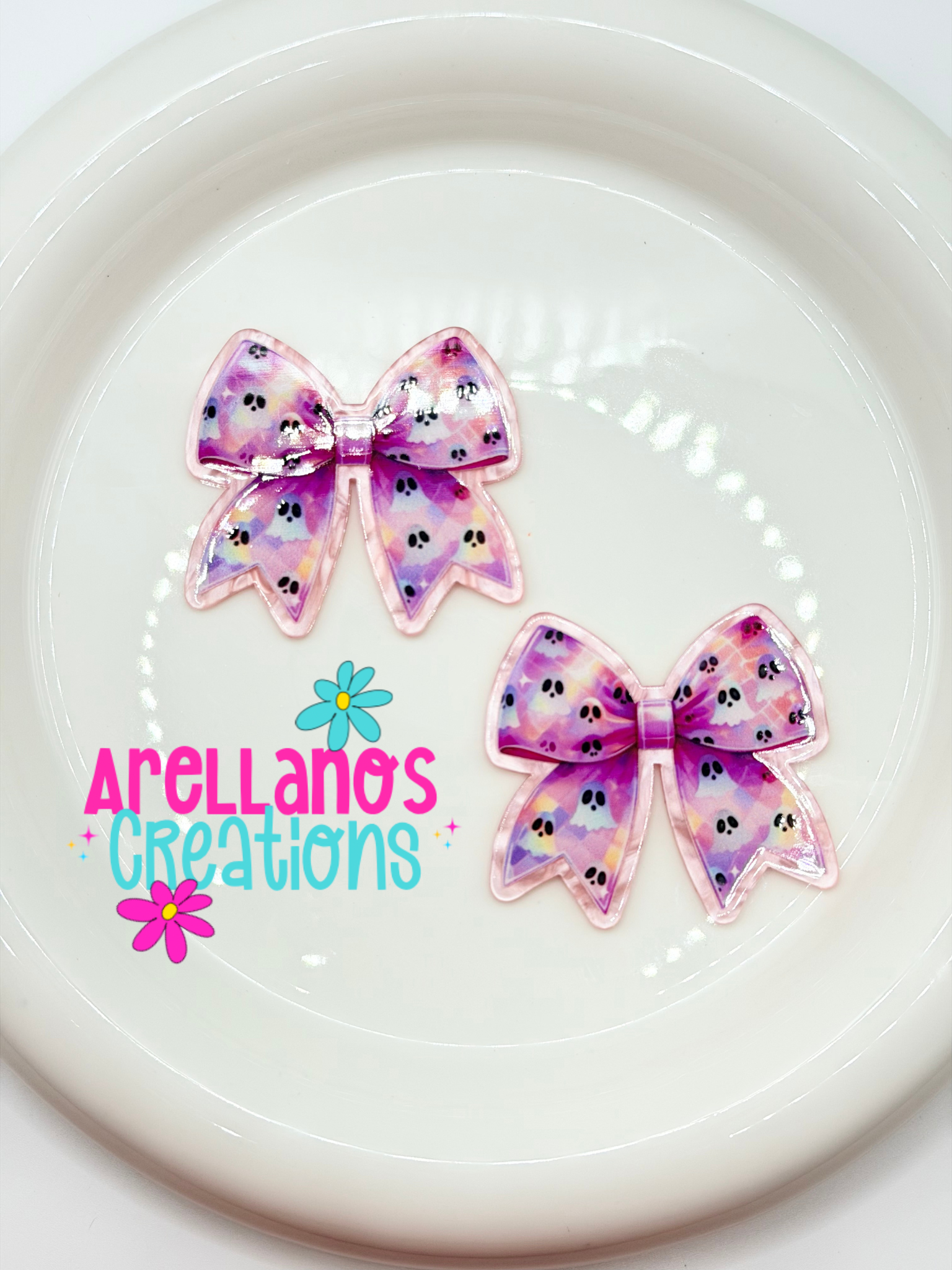 AF-48 bow ghostys - acrylic flatback – Arellanos Creations