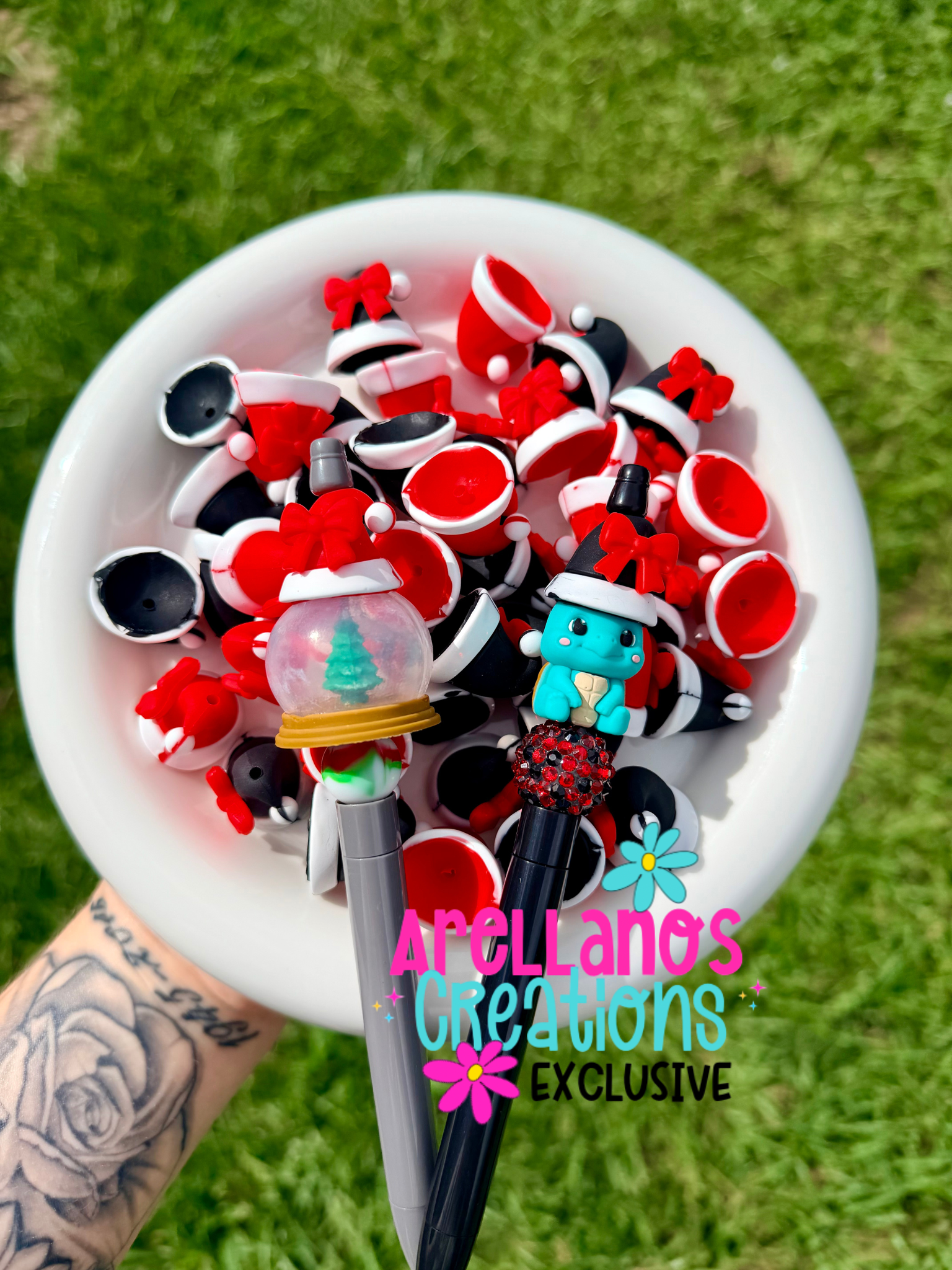 3D Santa Hat W/ Bow EXCLUSIVE Focal (red or black) – Arellanos Creations