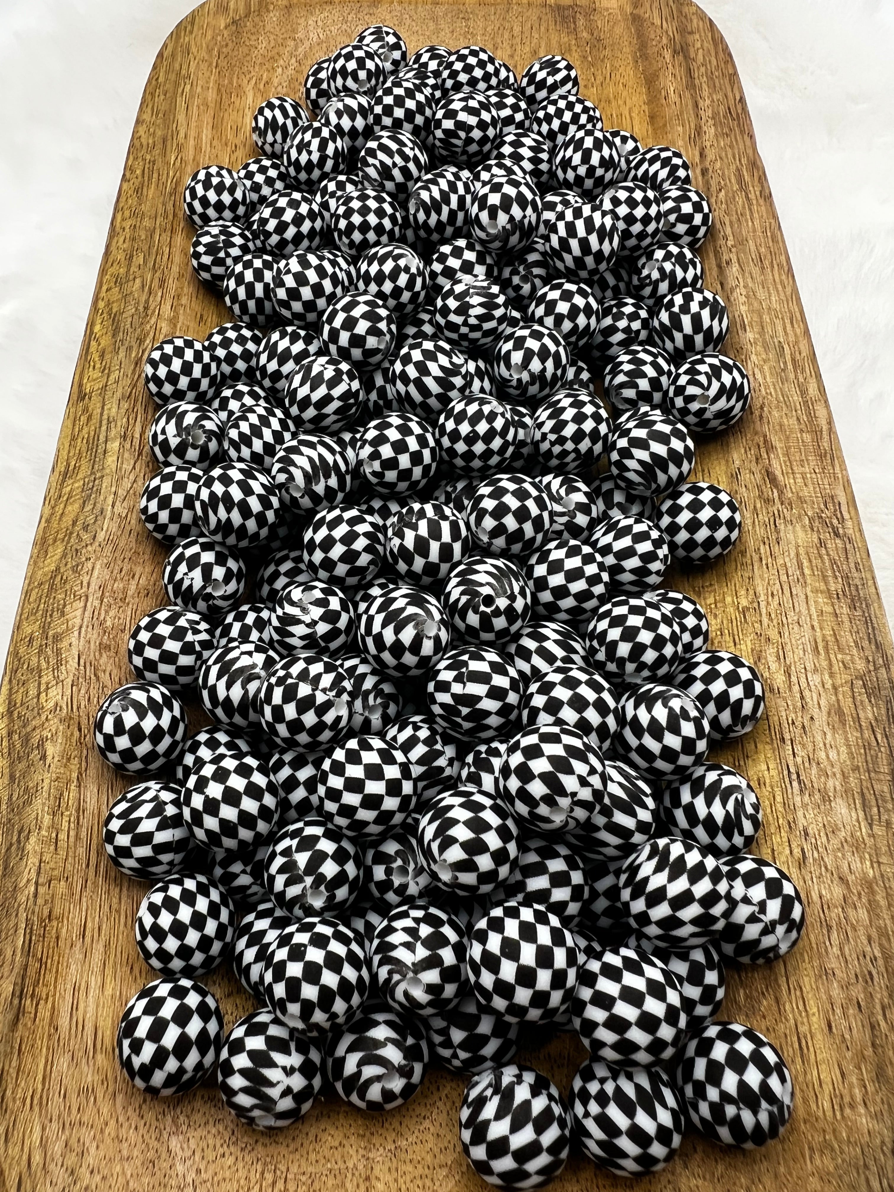 SP-108 15mm Black & White checkered silicone beads – Arellanos Creations