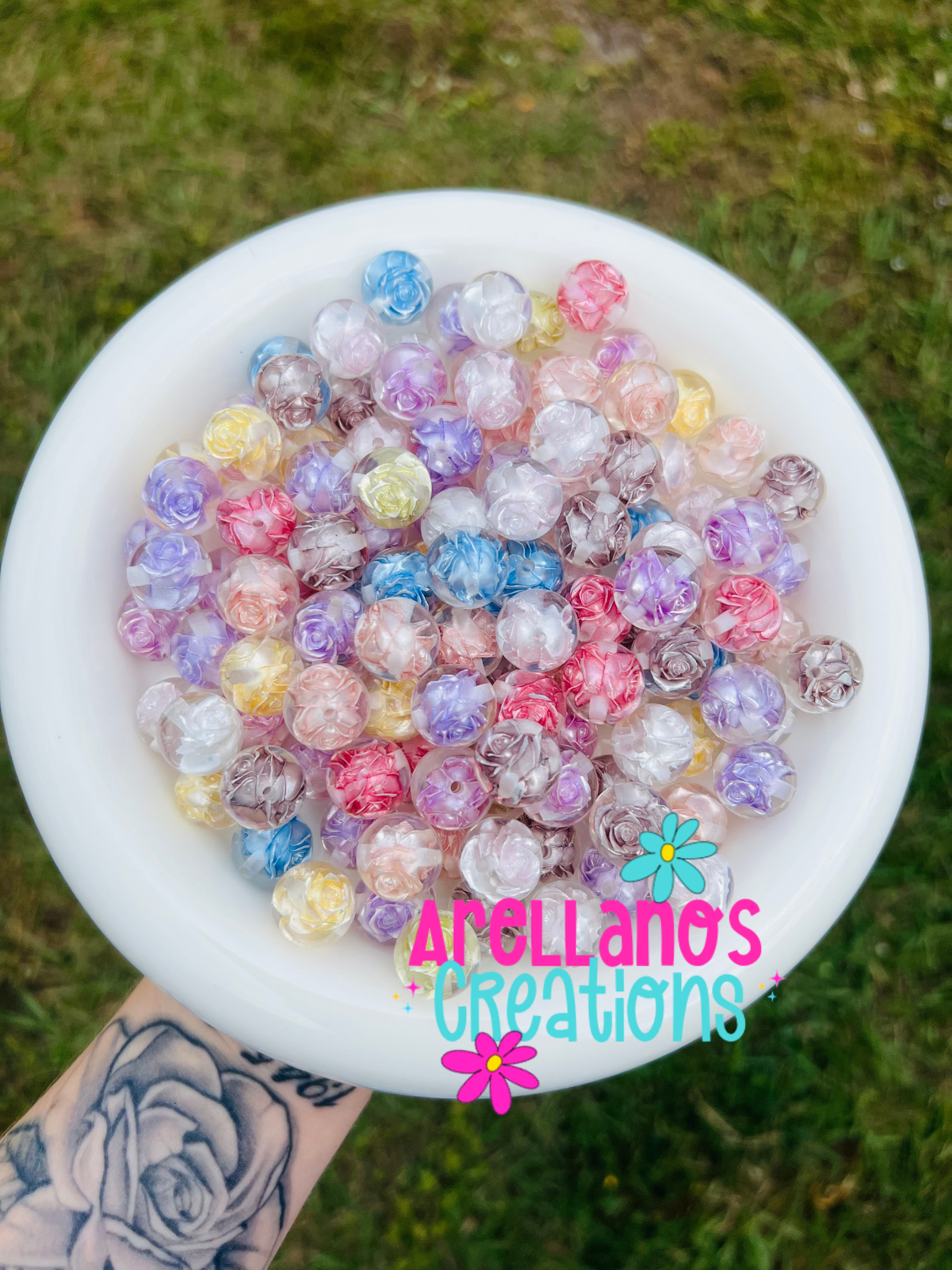 16mm embossed rose acrylic bead mix (pack of 10) – Arellanos Creations