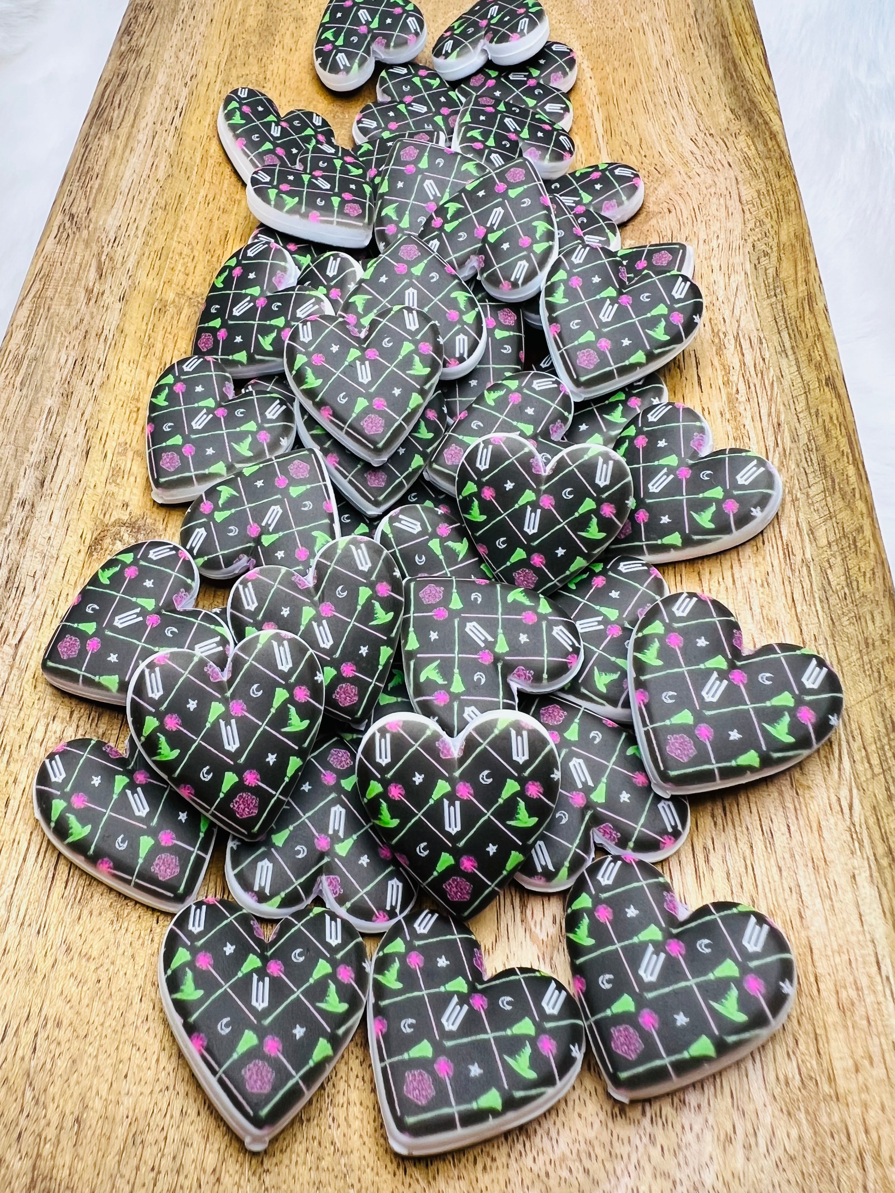 Wicked heart AOP focal – Arellanos Creations